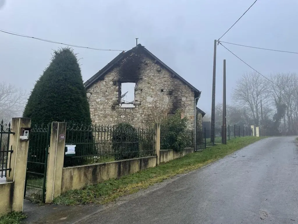 Un incendie détruit la maison d’un couple dans le nord de la Mayenne ... Un incendie détruit la maison d’un couple dans le nord de la Mayenne ...