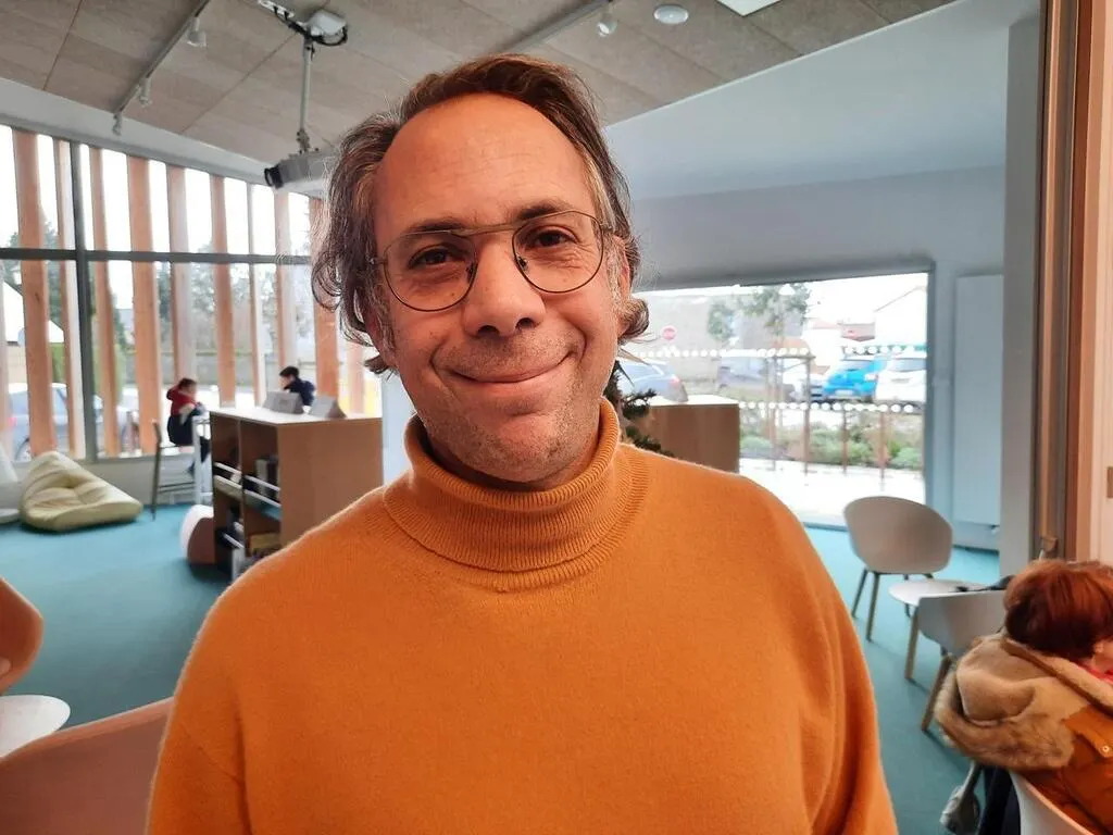 Ce Vendéen, fils de l’auteur-compositeur Pierre Barouh, collecte la ...