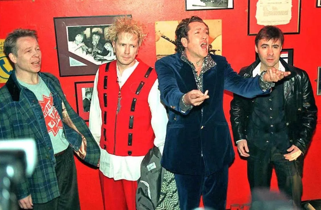 « Johnny Rotten était un supporter assez hardcore » : le football au ...