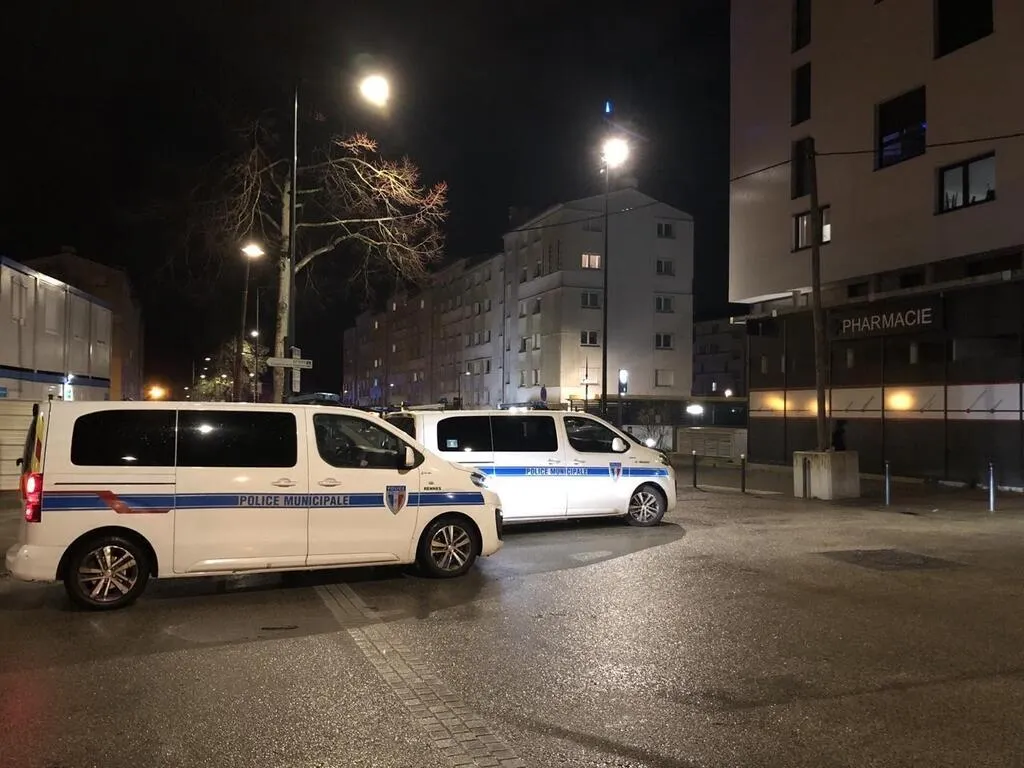 « Un homme a tiré sur elle » : la police débarque en force à Rennes ...