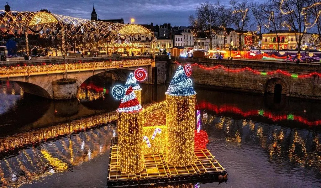 « Magnifique », « kitsch » ou « merveilleux » : l’avis des internautes ...