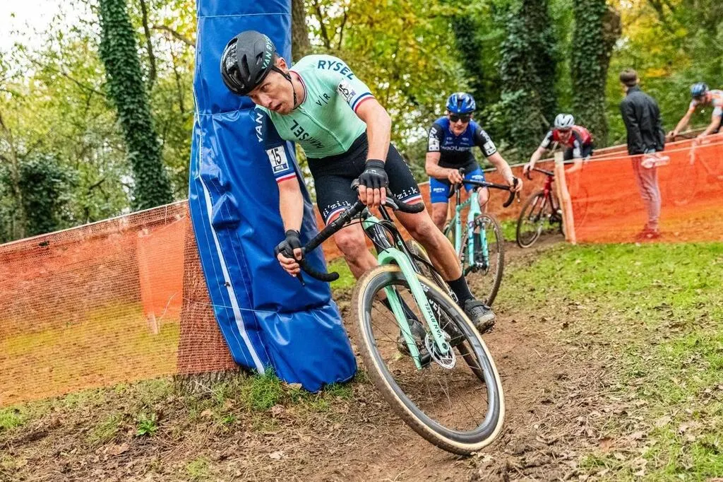 Cyclo-cross. Championnats de France : Joshua Dubau, le dernier homme à ...
