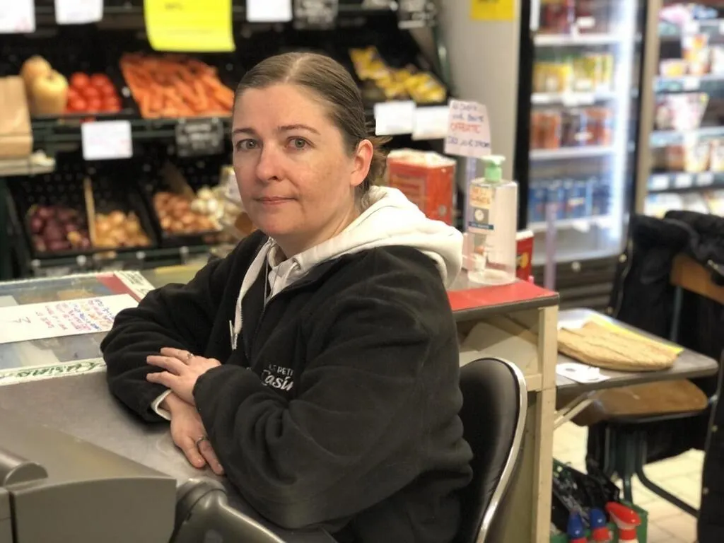 « Le commerce, c’est un théâtre ! » : ce Petit Casino ferme à La Roche ...