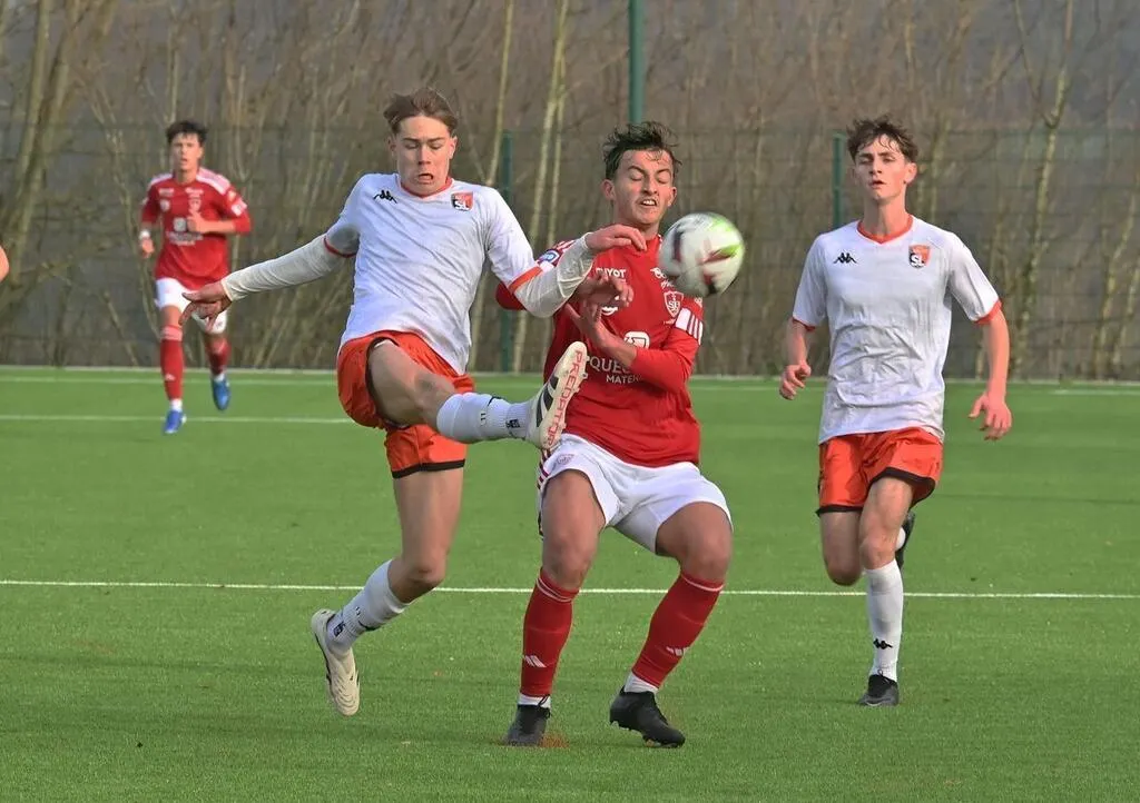 Football. U19 : un nul peu flatteur pour le Stade Brestois face au ...