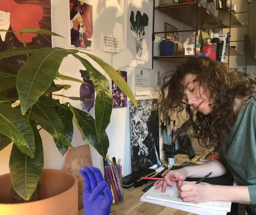 Après sa BD La Rousseur, Charlotte Mevel revient avec un nouveau roman ...