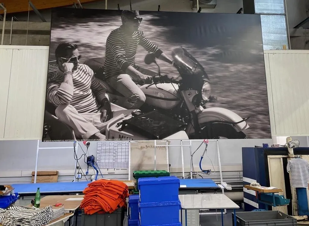 « Une magnifique surprise » : Brad Pitt et George Clooney veillent sur ...