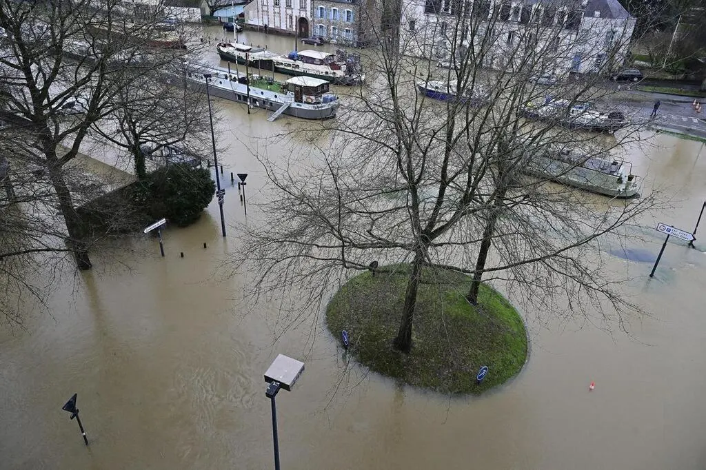 EN IMAGES. Des quartiers de Rennes sous l’eau, et la décrue « ne commencera pas avant - Fougères ...