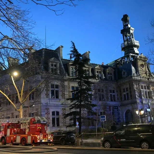 Paris : un important incendie à la mairie du XIIe arrondissement, la ...