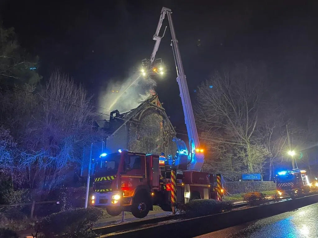 Près de Honfleur, l’incendie de l’hôtel Antarès maîtrisé par les ...