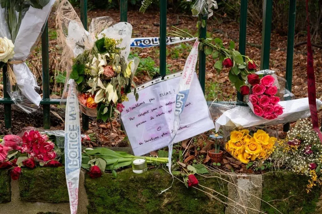 Une minute de silence dans les stades de football français en mémoire d ...