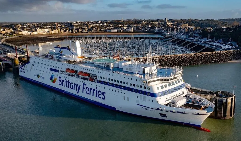 « Une nouvelle page s’ouvre » : Brittany Ferries baptise le premier ...