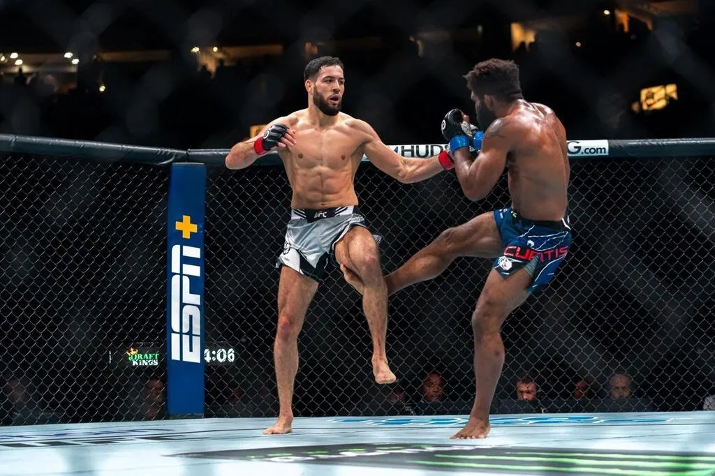 Imavov - Adesanya. À quelle heure et sur quelle chaîne TV voir le ...