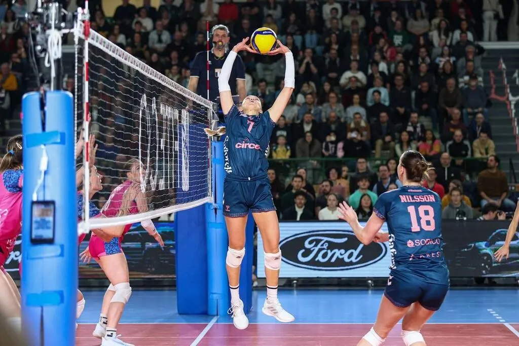 Volley-ball - Ligue AF : « C’est génial de jouer aussi bien entourée », se félicite - Roubaix ...