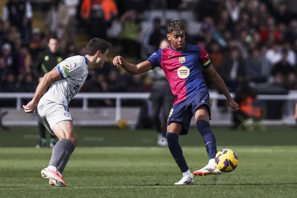 Il remonte le terrain et dribble sept joueurs : la percée incroyable de Lamine Yamal contre ...