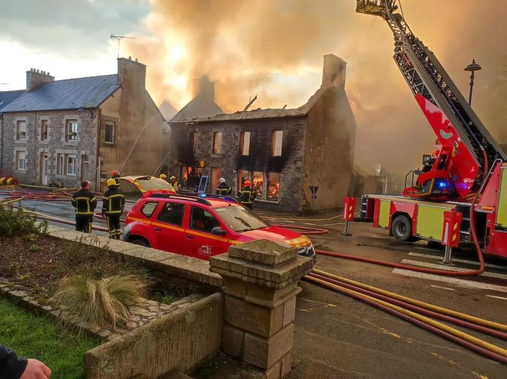 Une maison ravagée par un incendie en plein cœur de ce village des ...