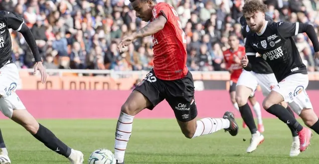 FC Lorient. Junior Kroupi nommé pour le titre de joueur du mois de janvier en Ligue 2 . Sport ...