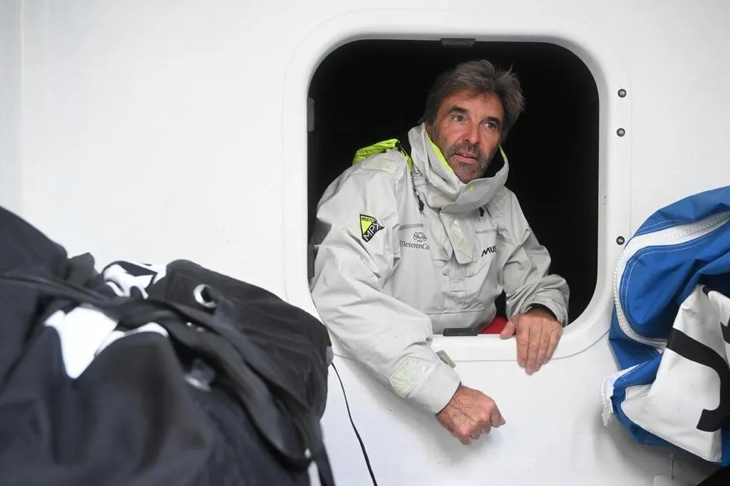 Vendée Globe. Cinq semaines après Dalin, Denis Van Weynbergh dernier ...