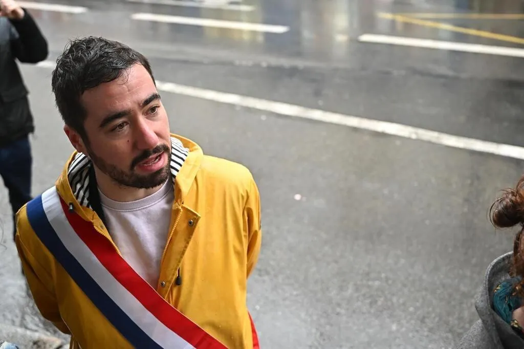 « Andy Kerbrat doit démissionner »: les réactions après le témoignage ...