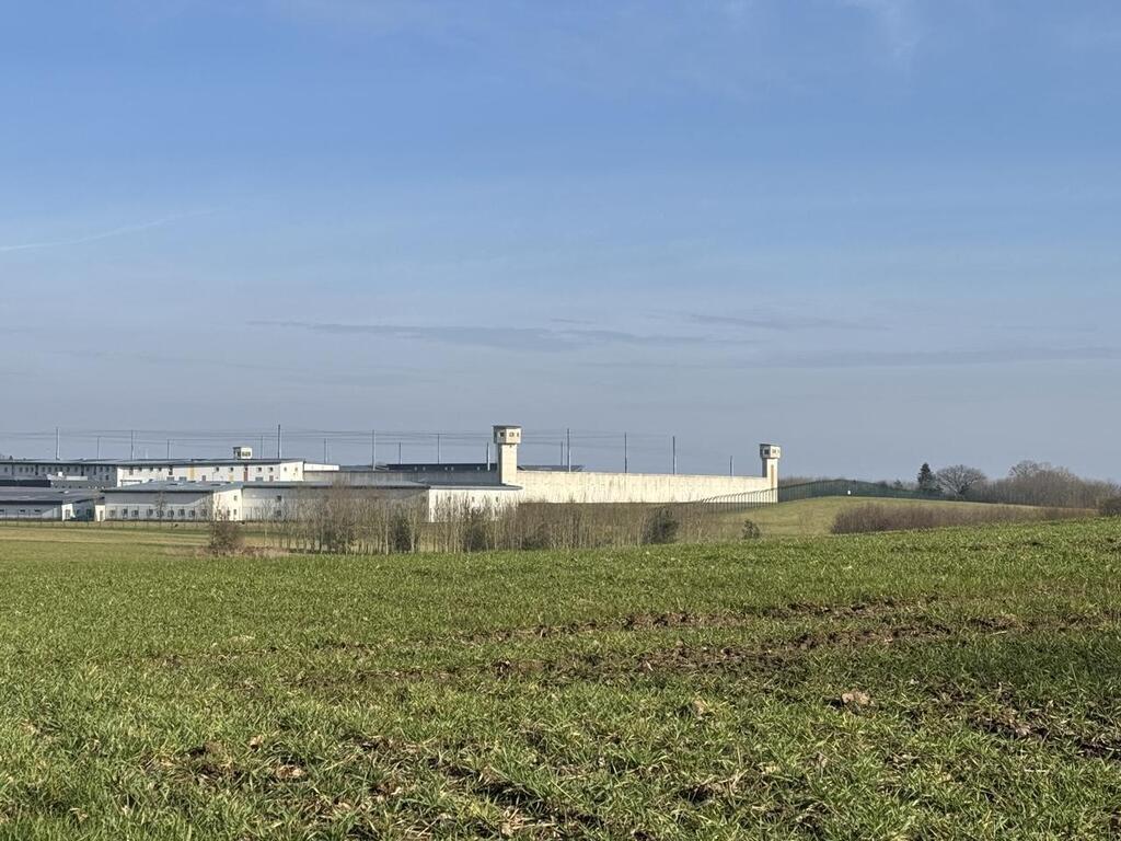 « La vie est calme » : comment vivent les riverains près de la prison ... « La vie est calme » : comment vivent les riverains près de la prison ...