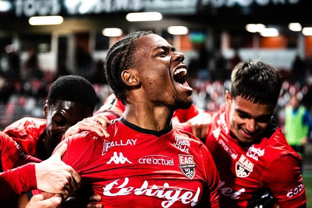 EA Guingamp. Le Bris forfait, Siwe revient : un groupe de 18 joueurs pour le déplacement à ...