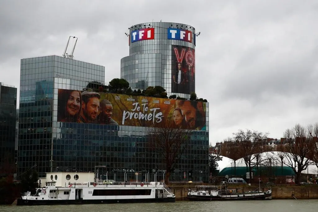 Le rédacteur en chef du 20 h de TF1 mis en retrait après un « incident » - Tours.maville.com