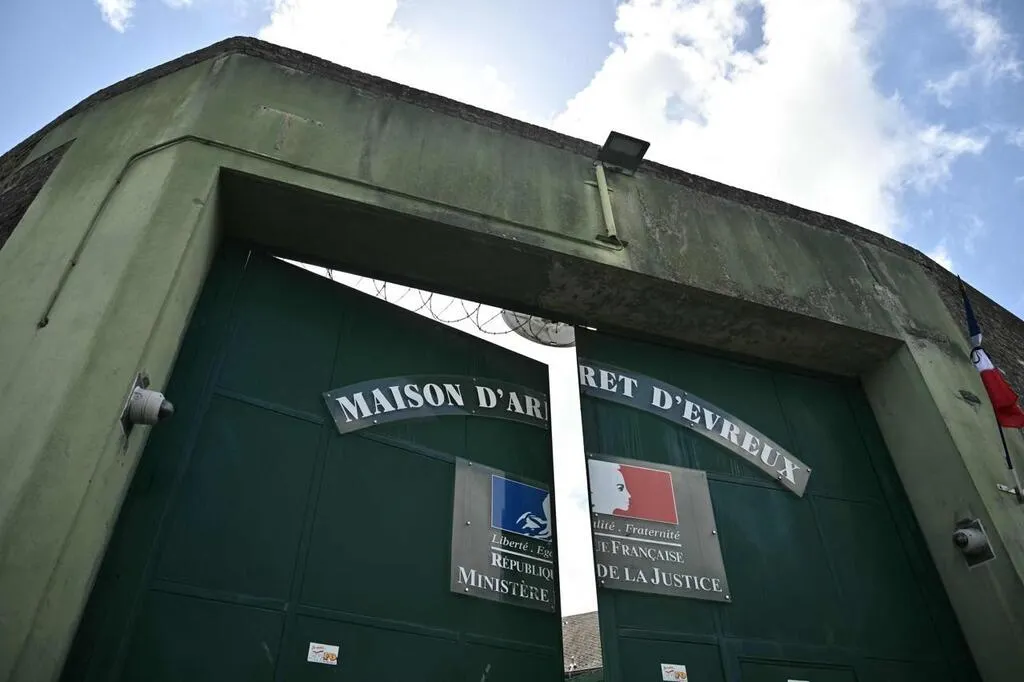 Mohamed Amra, évadé après l’attaque d’un fourgon pénitentiaire dans l ...