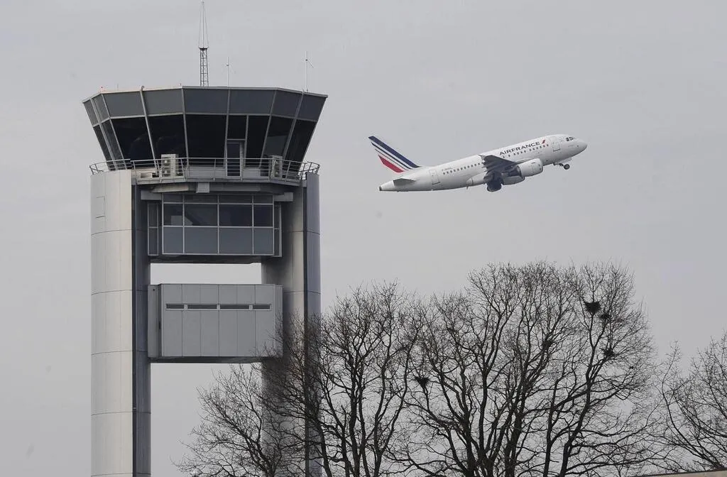 À cause de fortes pluies, 4 vols en direction de Nantes ont été ...