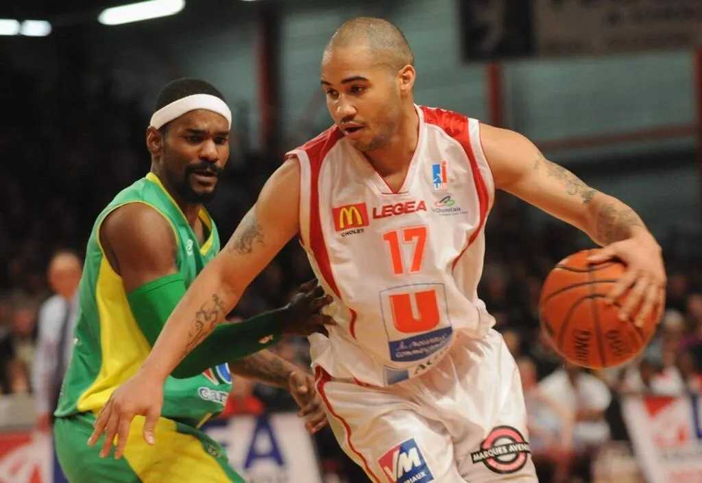 Ancien meneur de Cholet Basket, l’Américain Kevin Braswell est décédé à ...