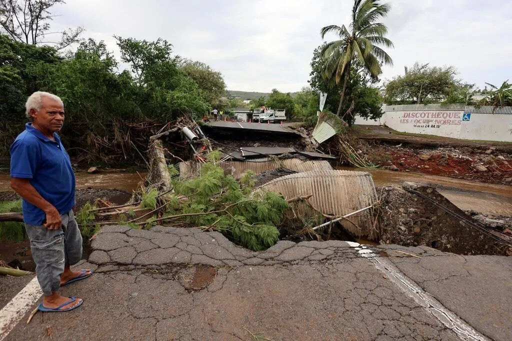 « De la boue dans le four » : après le cyclone à La Réunion ...