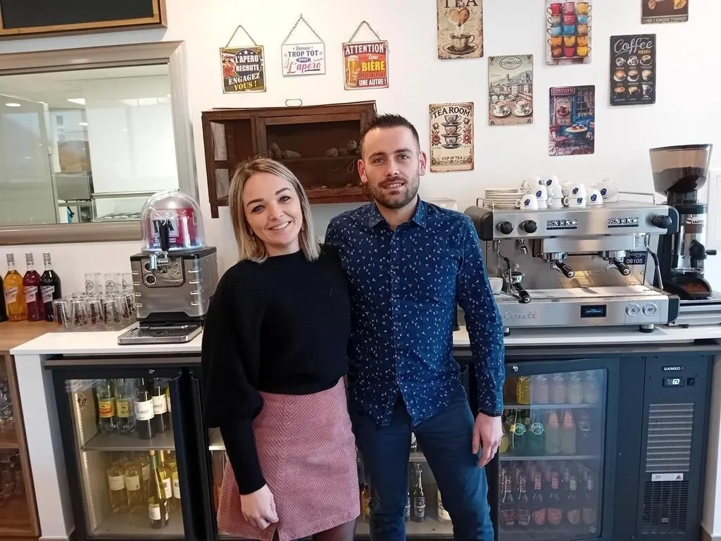 « C’est notre première affaire » : ils ont ouvert un bar-restaurant rue ...