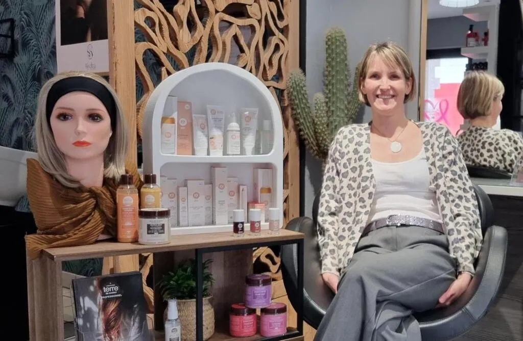 Pour aider les femmes touchées par le cancer, elle s’est formée à l ...