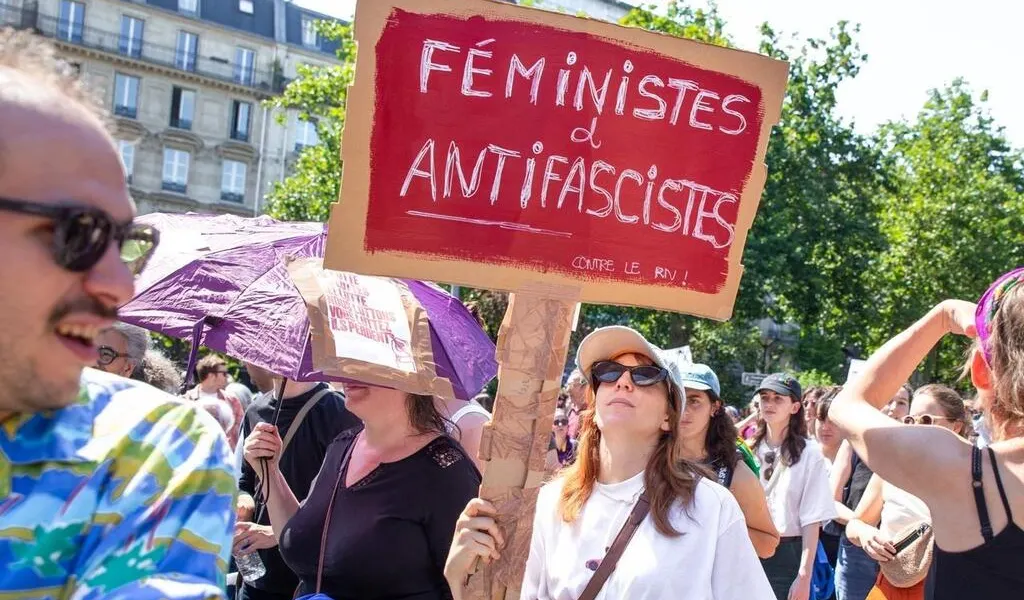 Manifestations pour les droits des femmes : le collectif identitaire ...