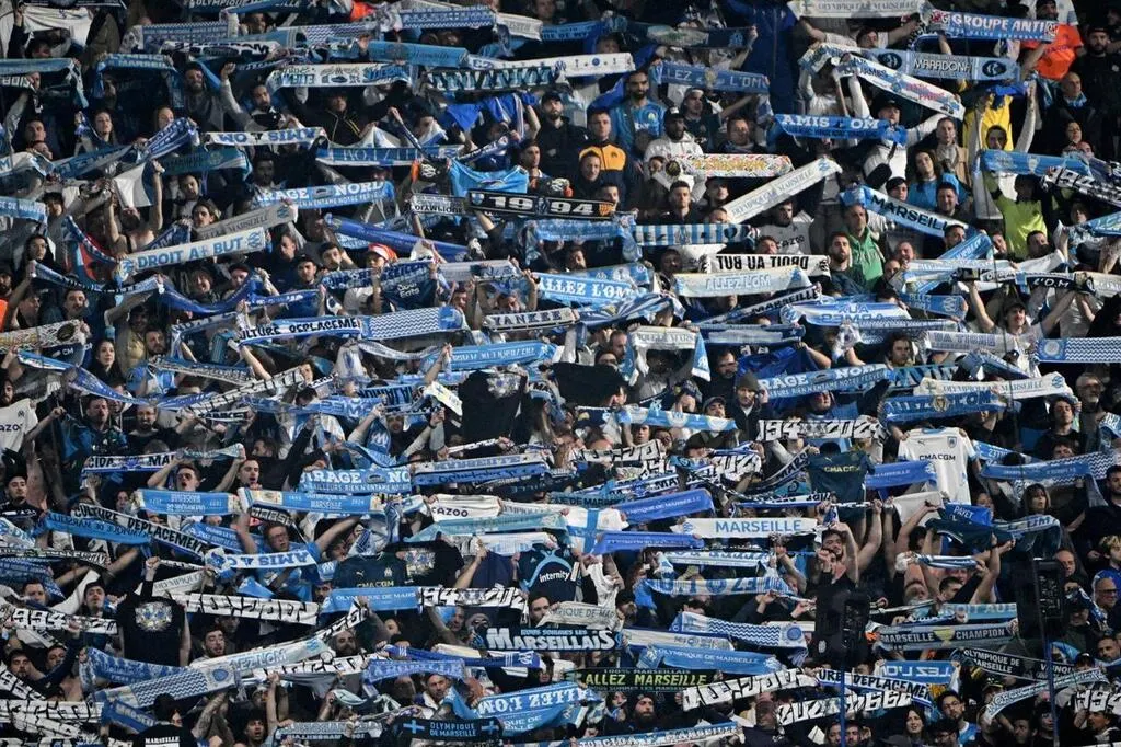 VIDÉO. PSG-OM : les supporters marseillais encouragent leurs joueurs au ...
