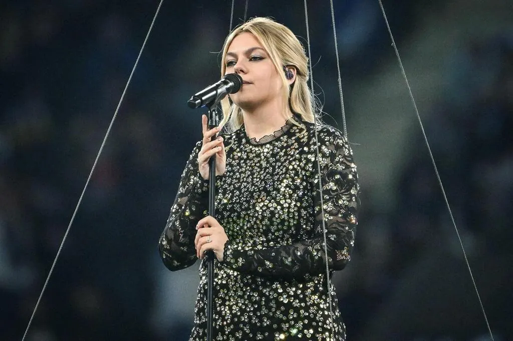Louane, au sujet de son titre « maman » : « Je n’ai pas écrit cette chanson pour - Fréjus-Saint ...