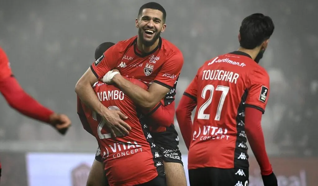 EA Guingamp - Stade lavallois. À quelle heure et sur quelle chaîne voir le match de Ligue 2 ...