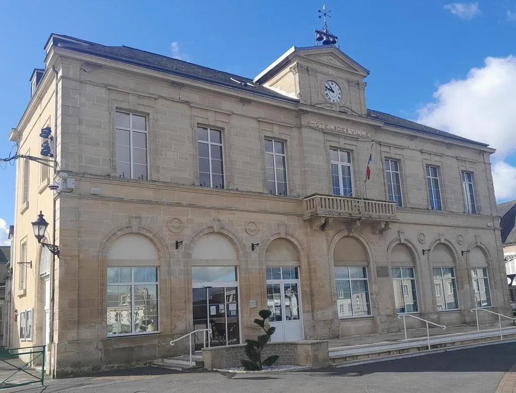 Le Molay-Littry lance un appel à ses habitants pour créer le logo de la ...