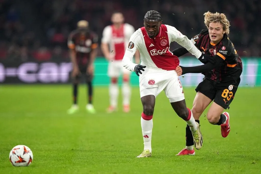 Football. L’Ajax remporte le choc face au PSV et file vers le titre de ...