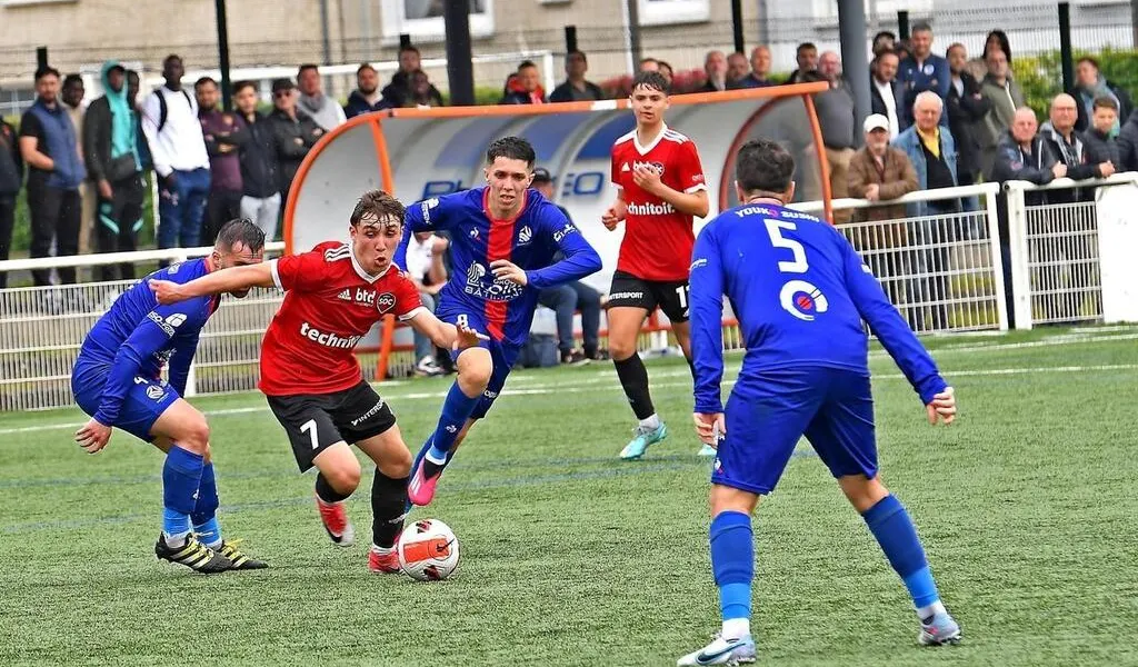 « Un nouveau chapitre » : le Racing club de Cholet fusionne avec le ...