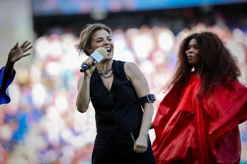 « J’étais ignorante » : la chanteuse Gala affirme être SDF malgré son ...