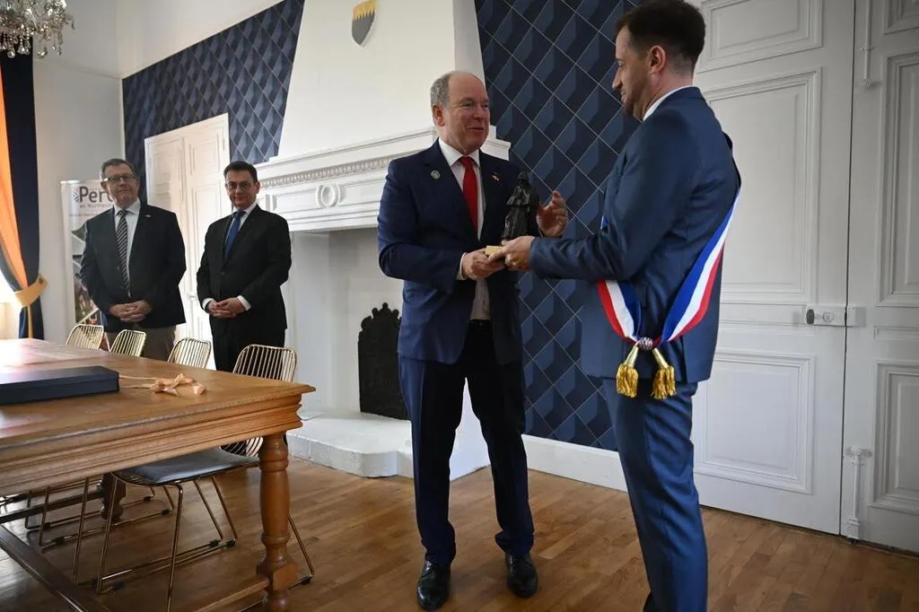 REPORTAGE. « C’est impressionnant de le voir » : le prince Albert II de Monaco était à - Caen ...