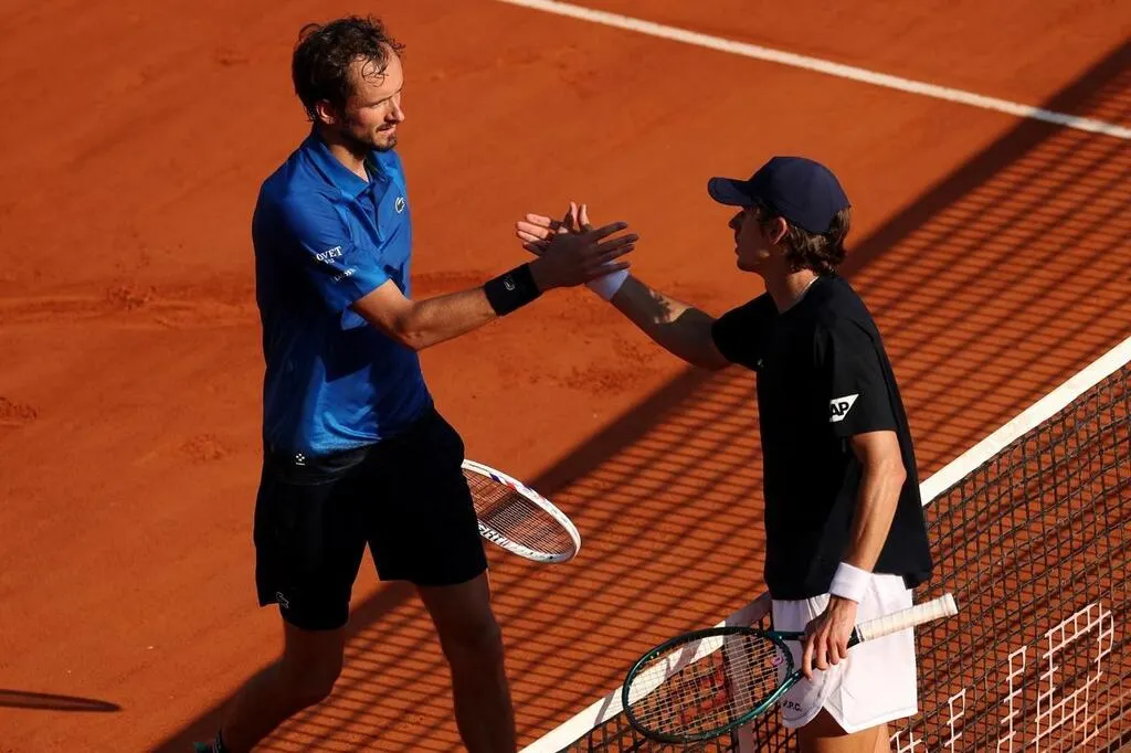 Masters 1000 de Monte-Carlo. Daniil Medvedev cède en deux manches ...