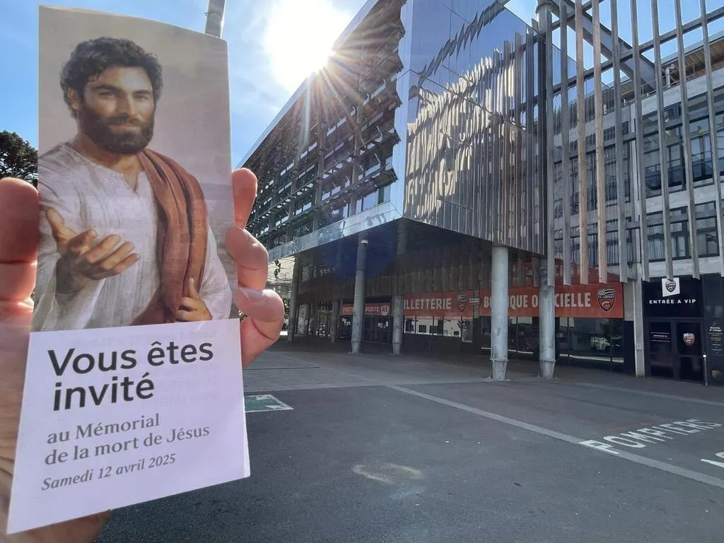 Pourquoi 400 Témoins de Jéhovah prieront au stade de Lorient samedi ...