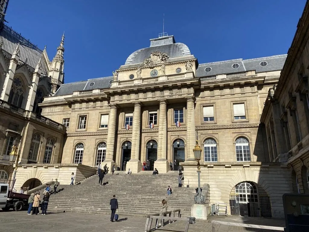 Enlèvement en France d’un opposant au régime algérien : un an après ...