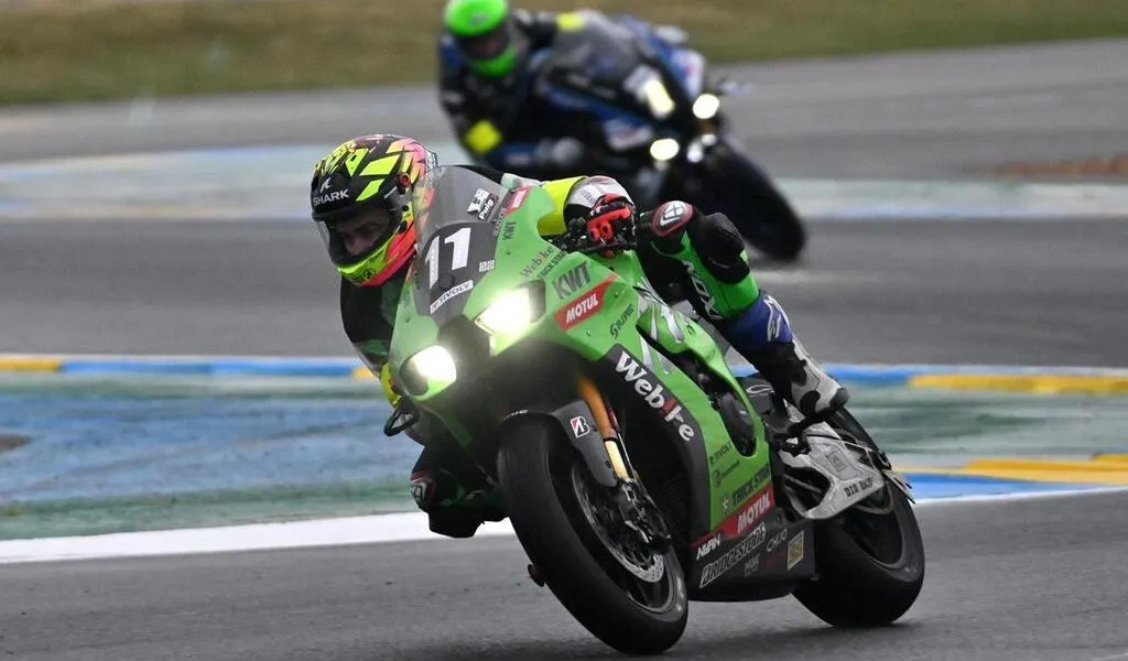 24 Heures Motos. La pluie sème le trouble au Mans, mais la lutte fait ...