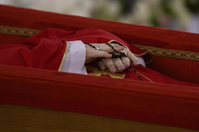 Mort du pape : le Vatican diffuse les premières images de François dans ... Mort du pape : le Vatican diffuse les premières images de François dans ...