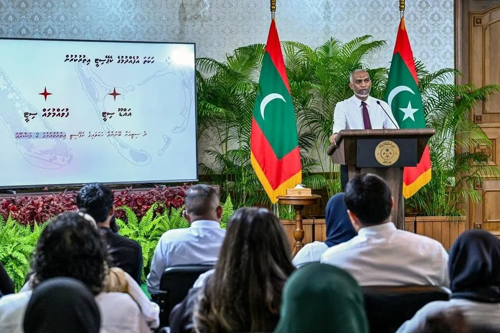 Le président des Maldives bat un record en tenant une conférence de ...