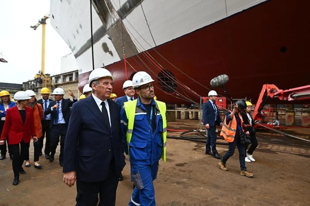 EN IMAGES. Le Premier ministre visite les ateliers des Chantiers de l ...