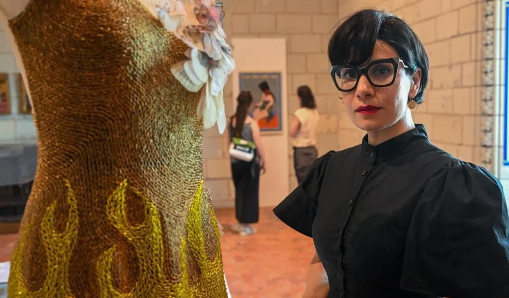 Rada Akbar met à l’honneur la puissance et la résilience des femmes ...