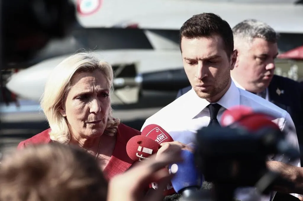 Présidentielle 2027 : Marine Le Pen a « demandé » à Jordan Bardella « de se préparer » - Paris ...