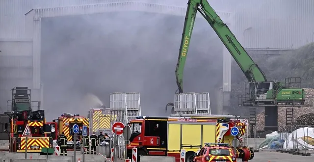 Un incendie se déclare chez Guyot environnement, sur le port de Brest : un entrepôt de 500 m² ...